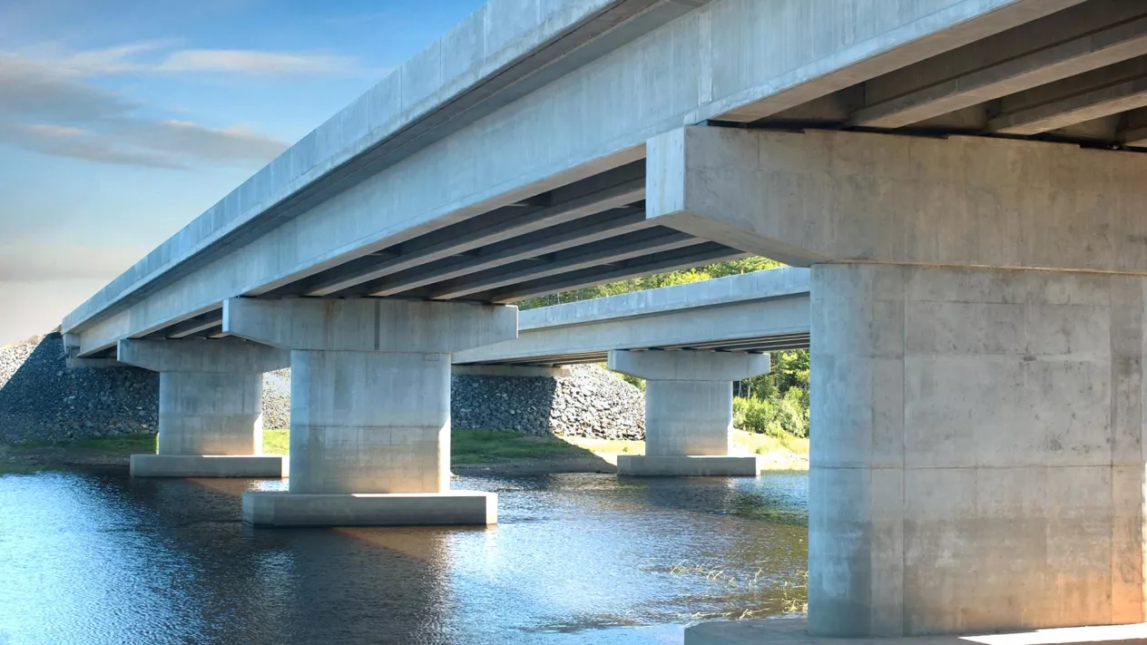Swan Creek Lake Bridges | Pomerleau